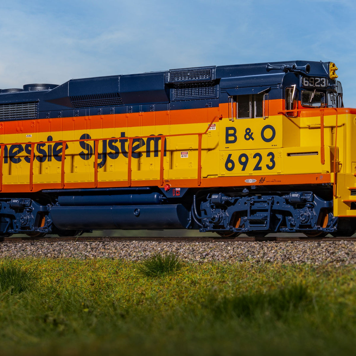 Rivet Counter HO Scale EMD GP30M, Chessie System/B&O / 6923 / DCC & So ...